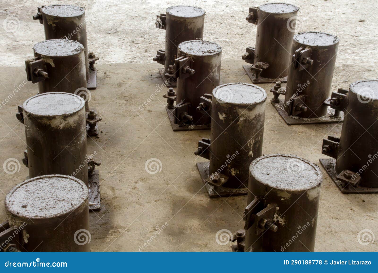 Preparation of Cylindrical Mortar Concrete Specimens Stock Photo ...