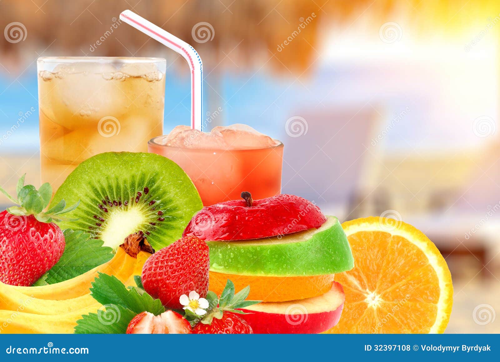 Preparato E Cocktail Della Frutta Fotografia Stock - Immagine di parte ...