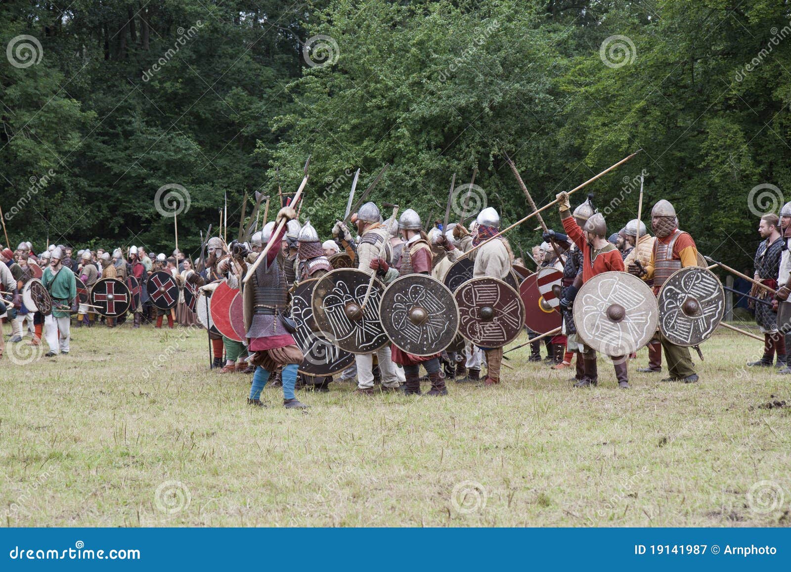 Preparing for Battle editorial photography. Image of grass - 19141987