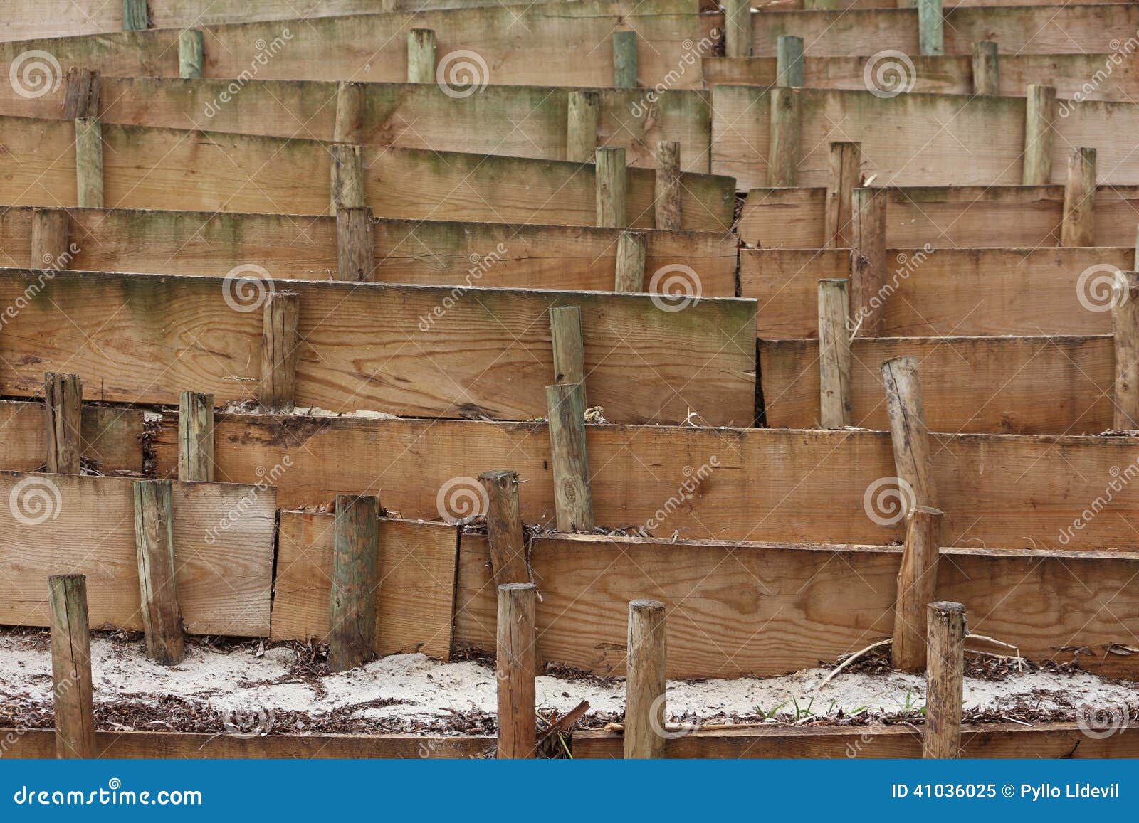 Presa de madera imagen de archivo. Imagen de cerca, along - 41036025