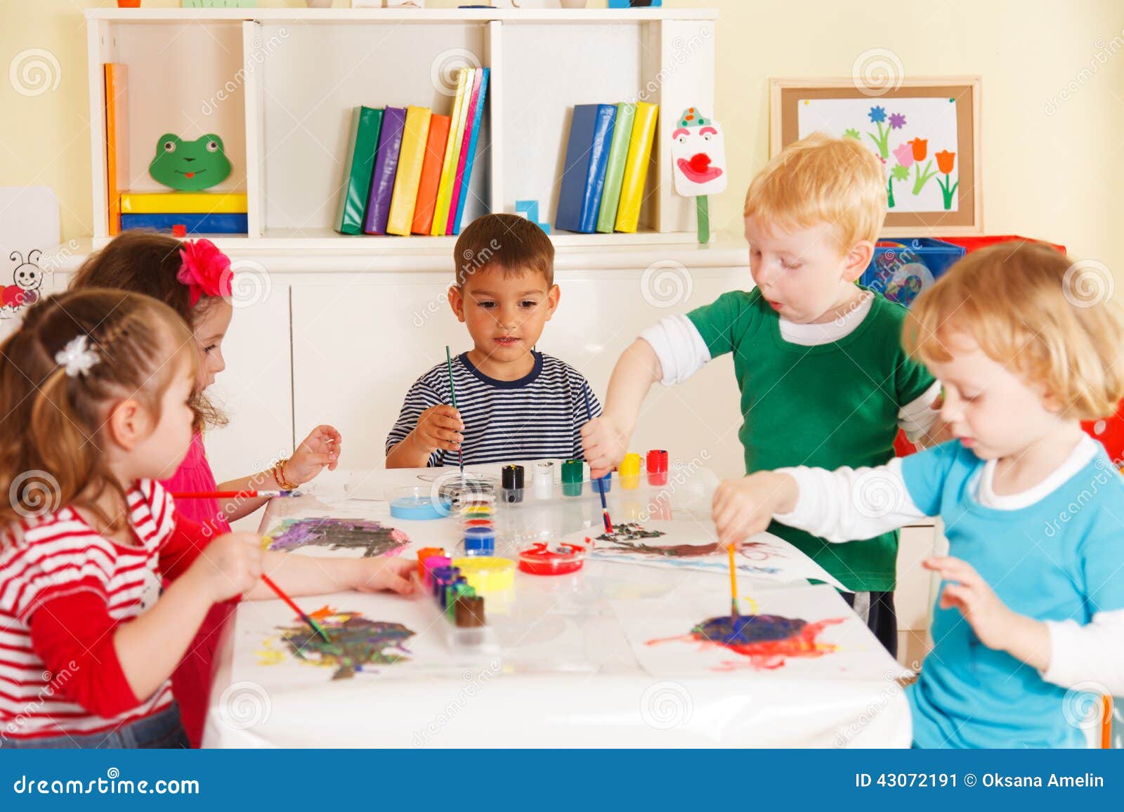 Preschoolers in the Classroom Stock Image - Image of boys, little: 43072191