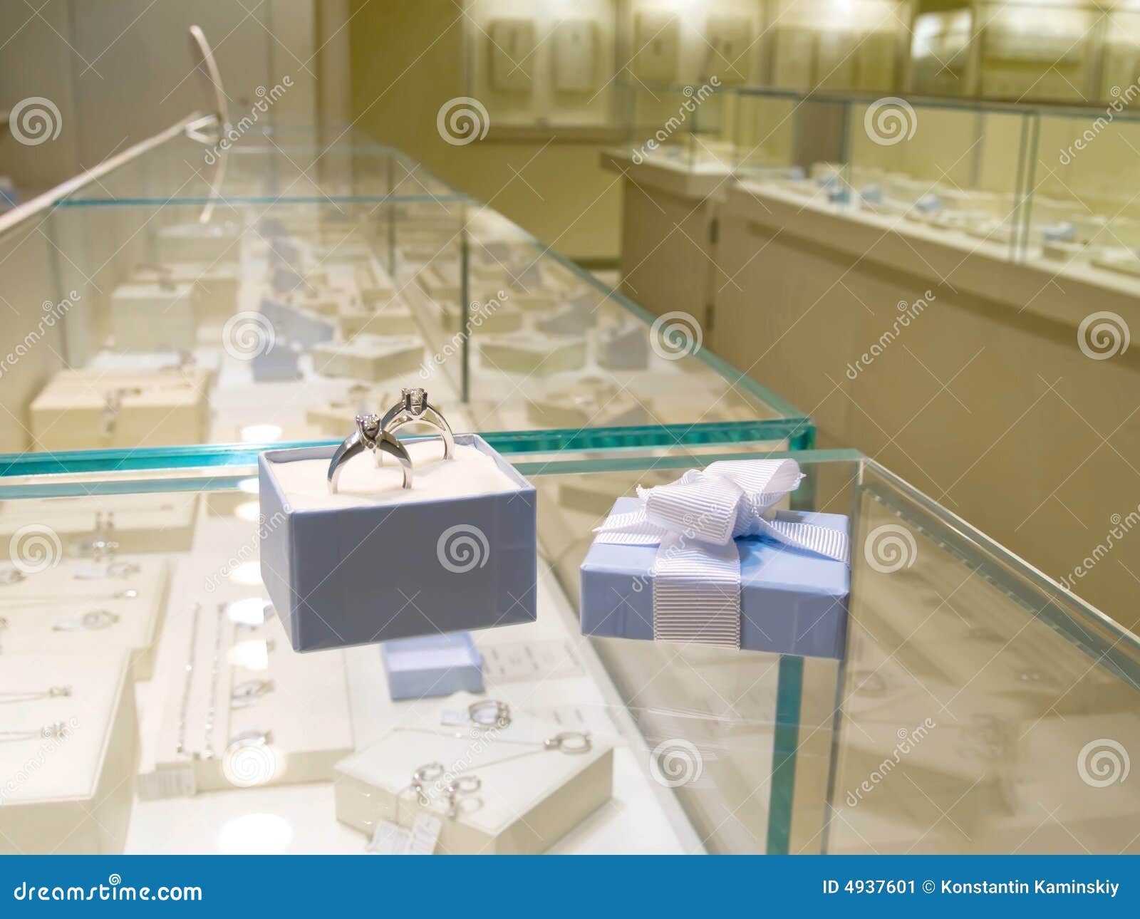 Present Gift in Jewelry Shop Stock Image - Image of marry, diamonds ...