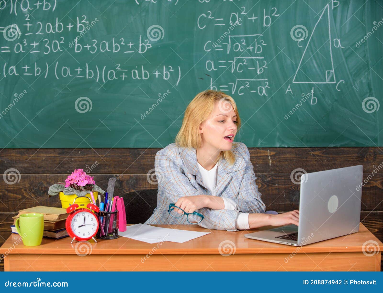 Present Lesson in Comprehensive Manner Use Visual To Facilitate ...