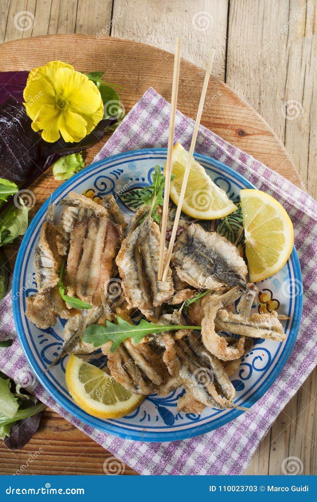 Fry of blue fish stock image. Image of lemon, omega - 110023703