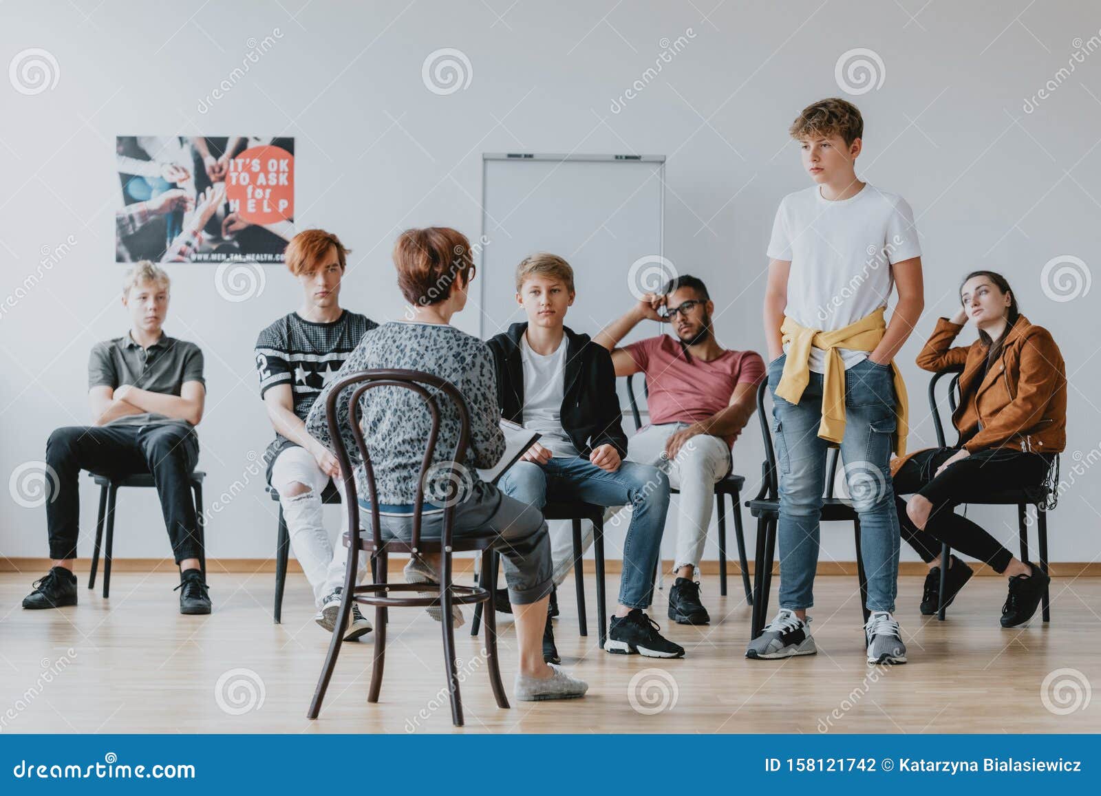 Presenting the project stock photo. Image of solution - 158121742