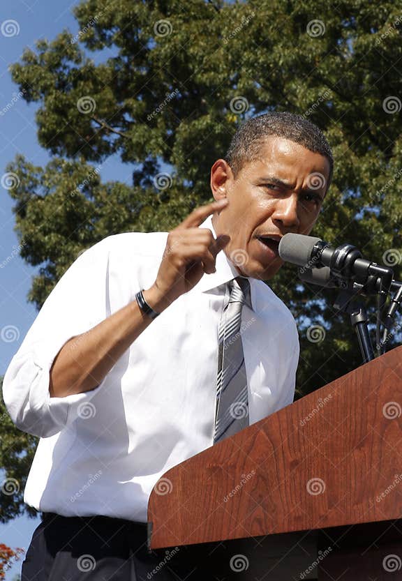 President Barack Obama editorial stock image. Image of pointing - 29352174