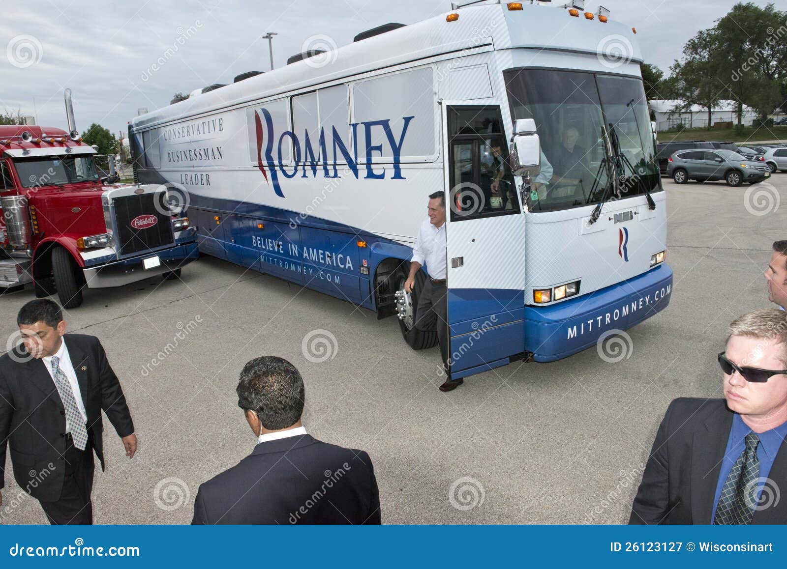 President Candidate Mitt Romney Campaign Bus Editorial Photography ...