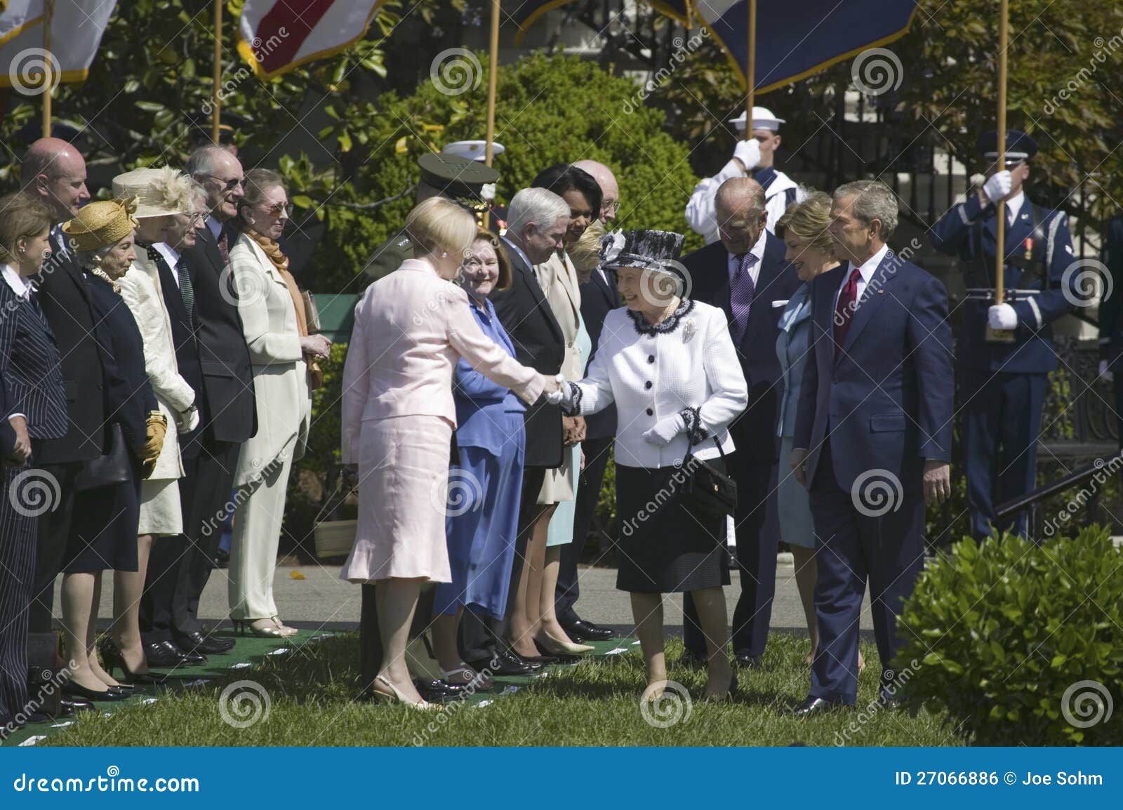 President George W. Bush and Queen Elizabeth II Editorial Photo - Image ...
