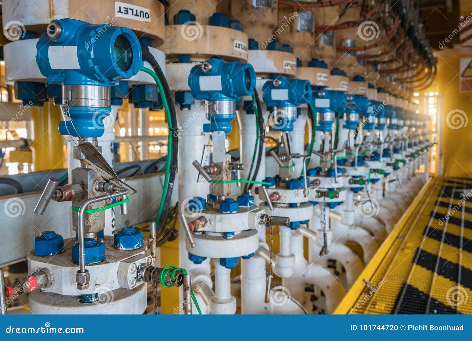 Pressure Transmitter Install At Downstream Of Choke Valve At Oil And ... Pressure Transmitter Install At Downstream Of Choke Valve At Oil And ...