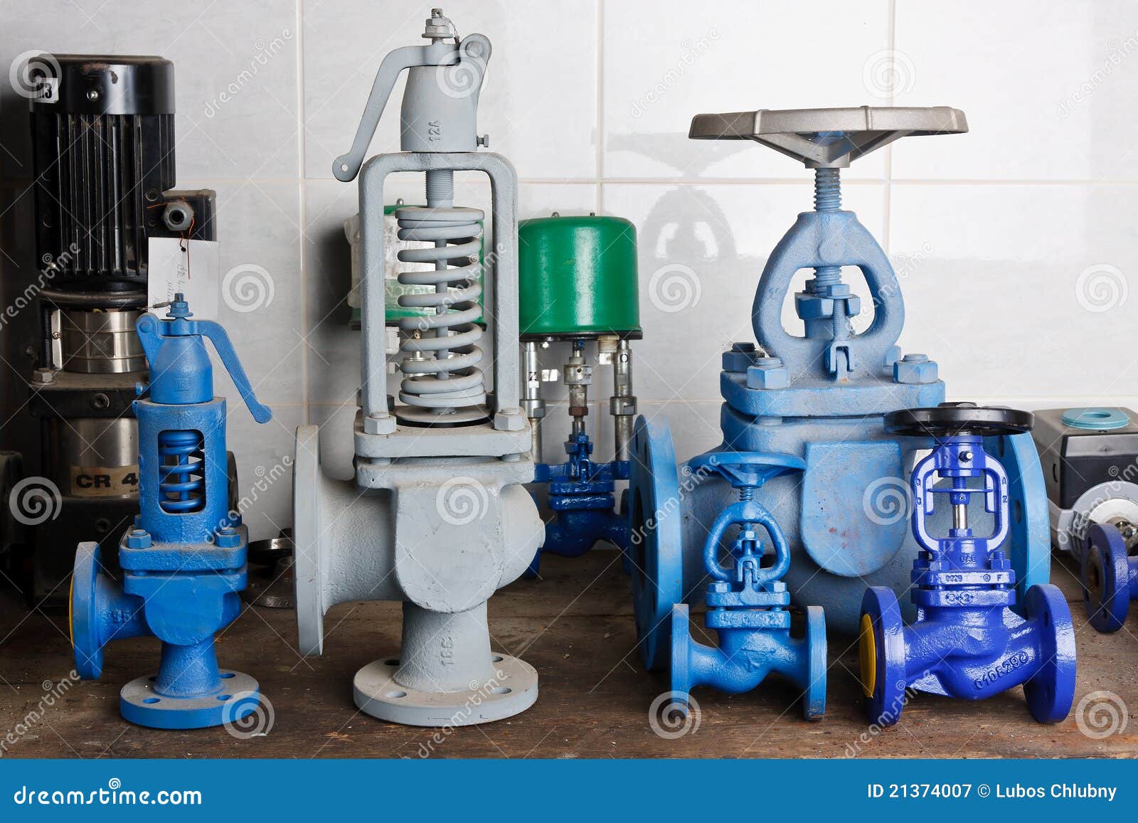 Pressure valves stock image. Image of bolts, crank, flanges - 21374007
