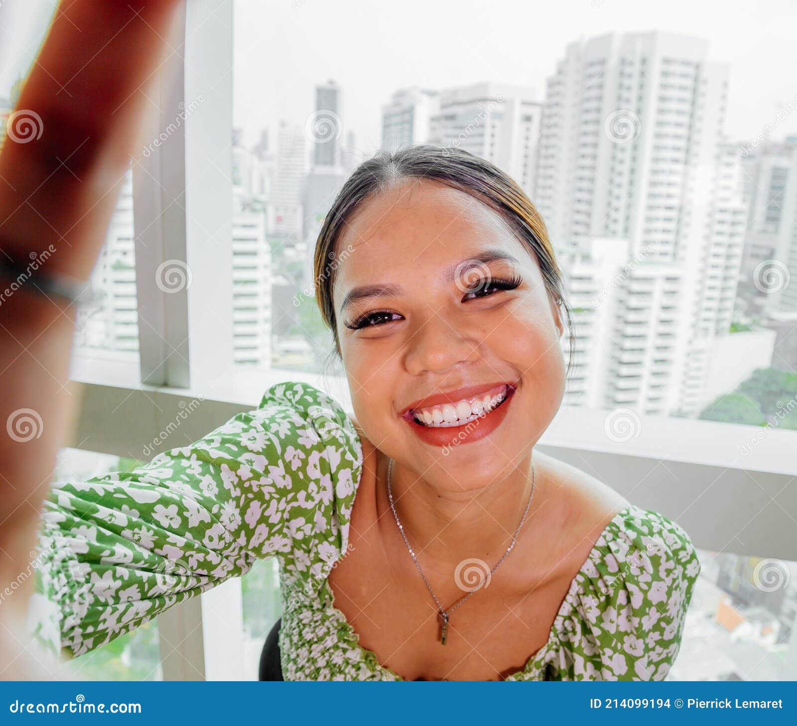 Pretty Asian Girl Take A Self Portrait With Her Smart Phone Thai Girl