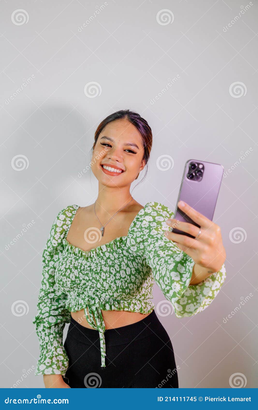 Pretty Asian Girl Take A Self Portrait With Her Smart Phone Thai Girl
