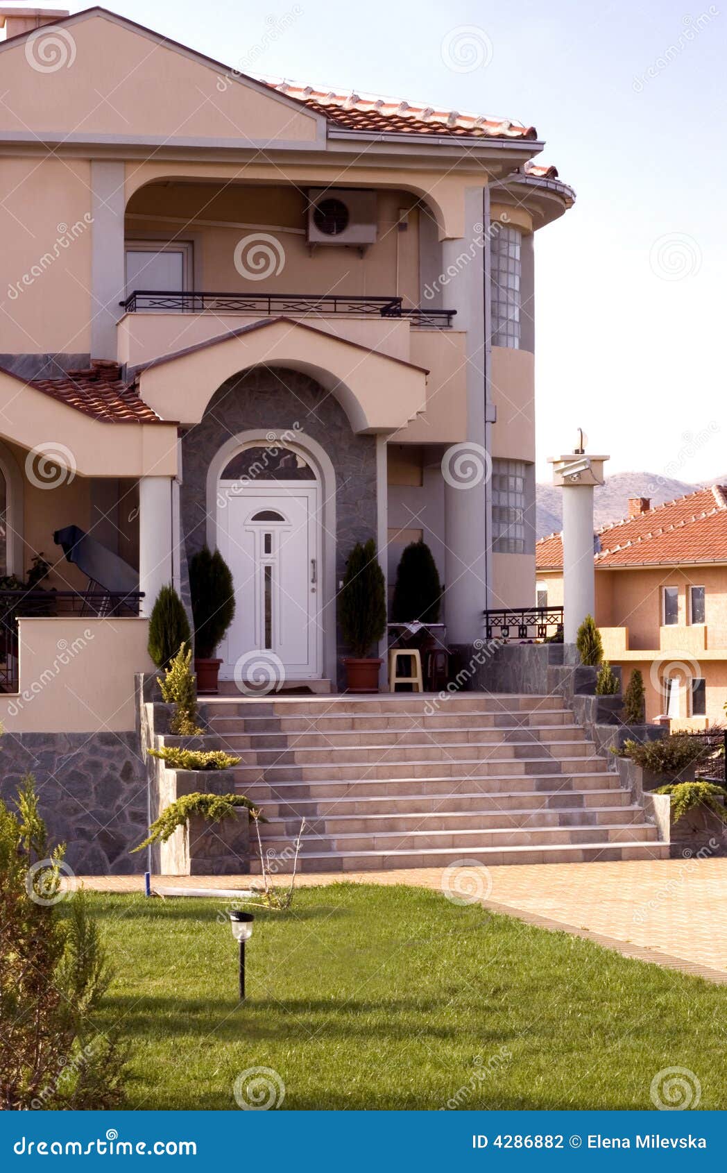 Pretty big house stock photo. Image of vacation, fence - 4286882