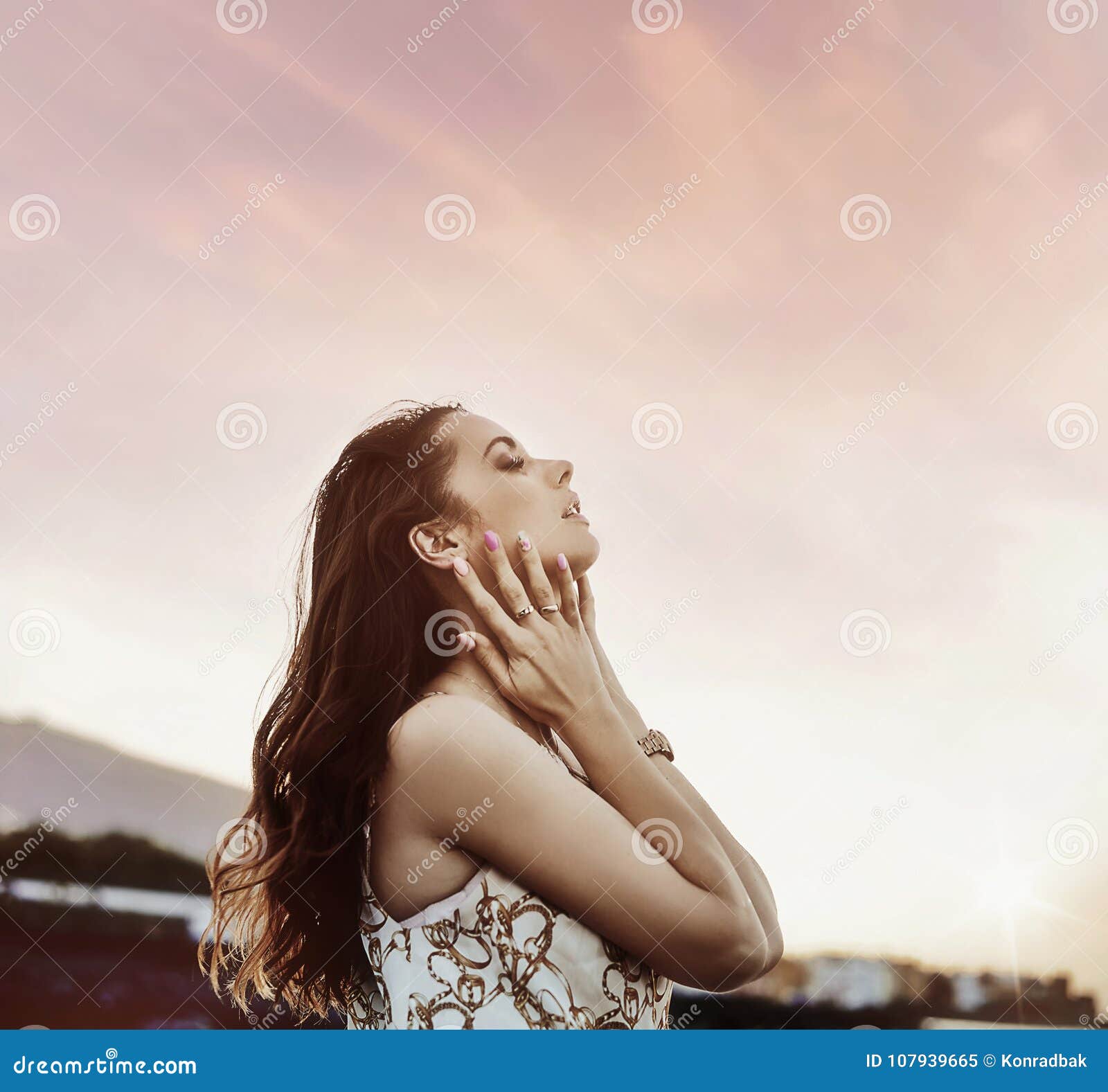 Pretty Brunette Lady In The Tropical Paradise Vacation Stock Image