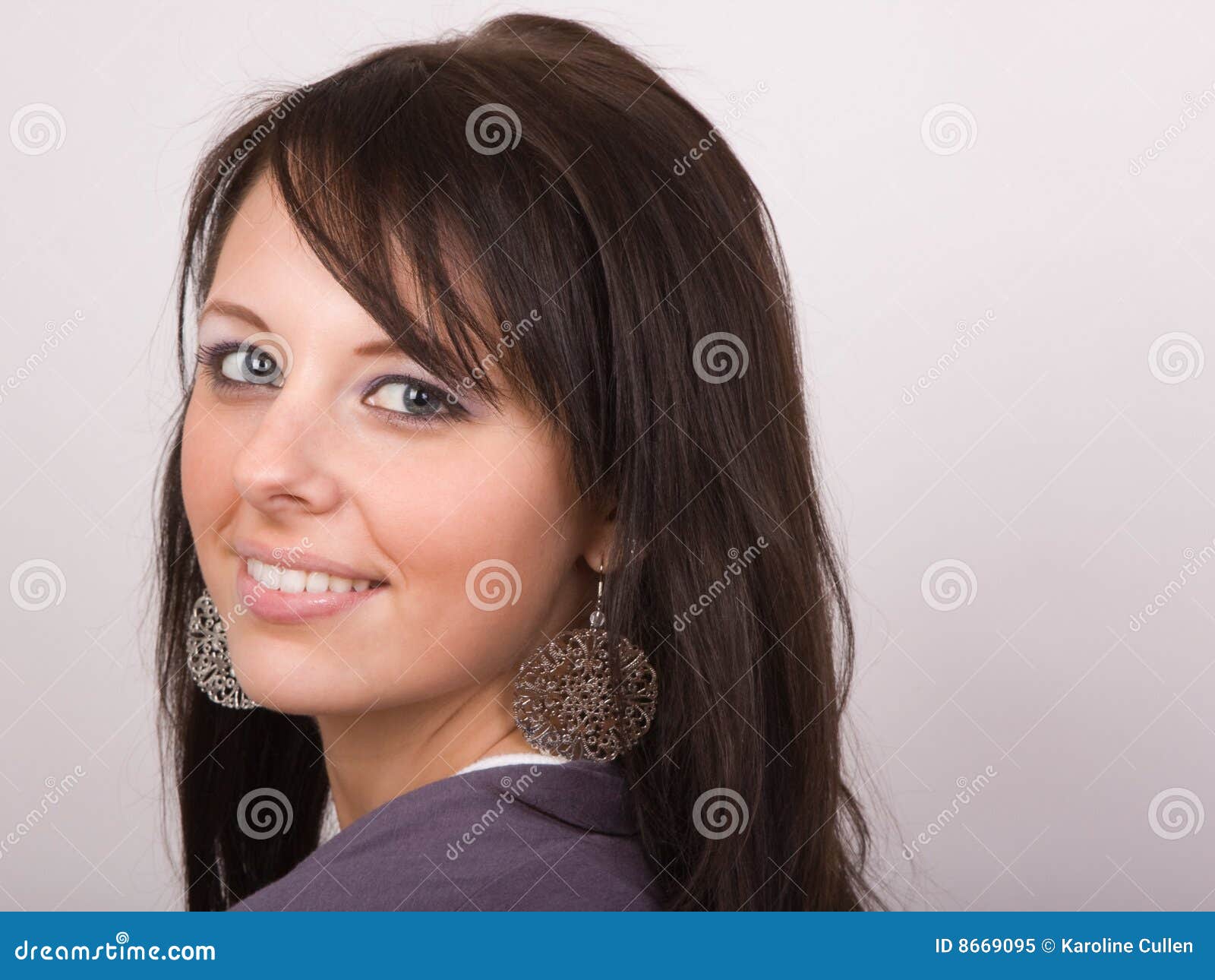 Pretty Brunetts Looking Left Stock Image - Image of pretty, blue: 8669095