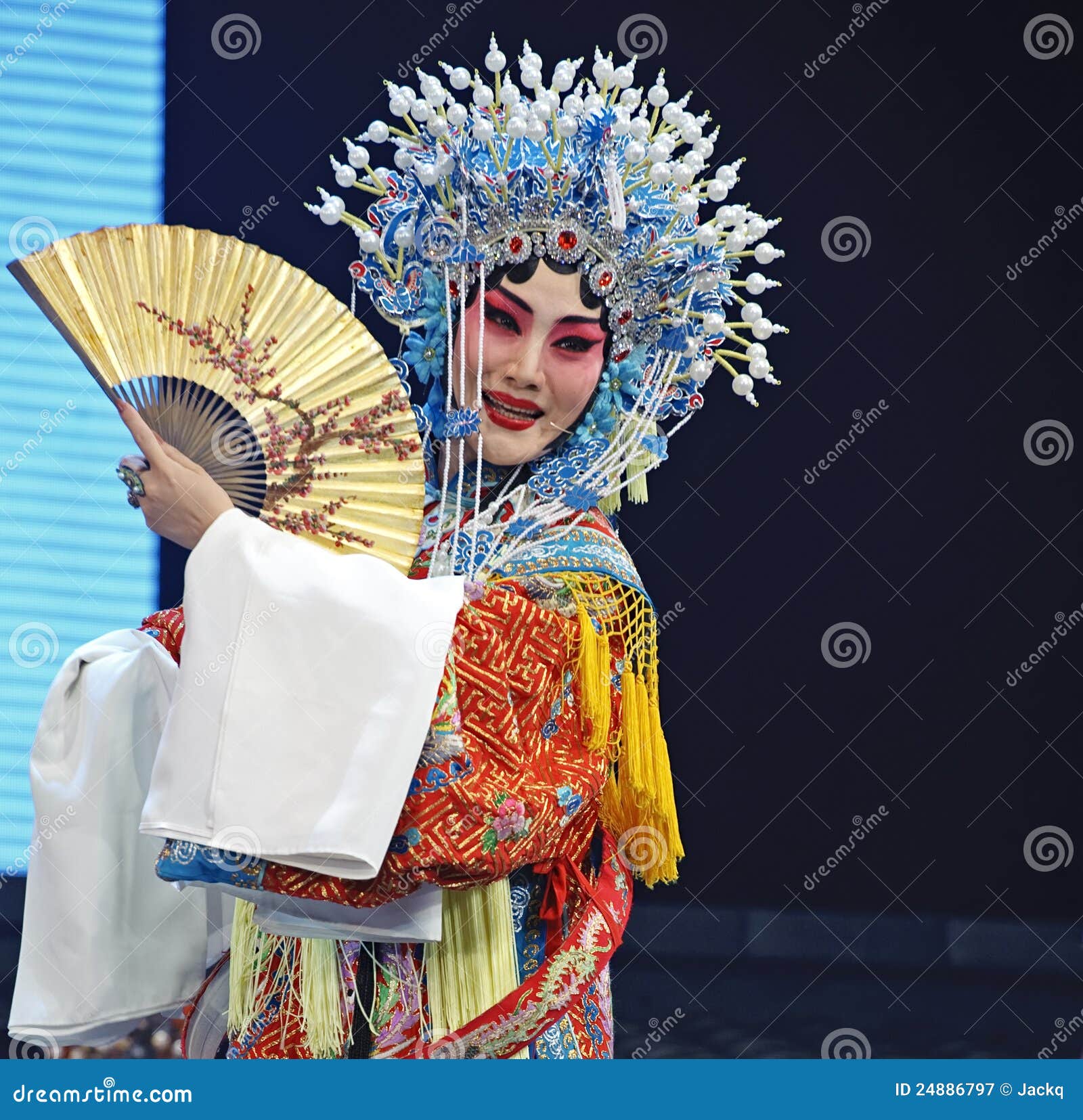 Pretty Chinese Traditional Opera Actress Editorial Photography - Image ...