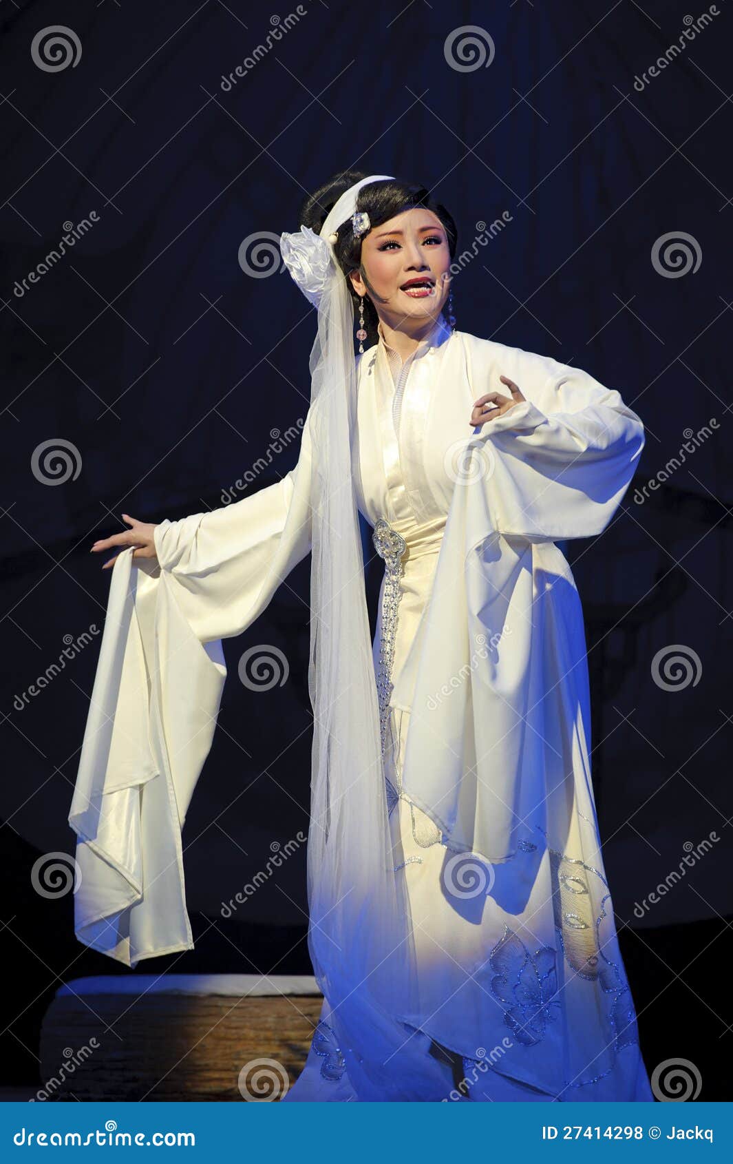 Pretty Chinese Traditional Opera Actress Editorial Stock Photo - Image ...