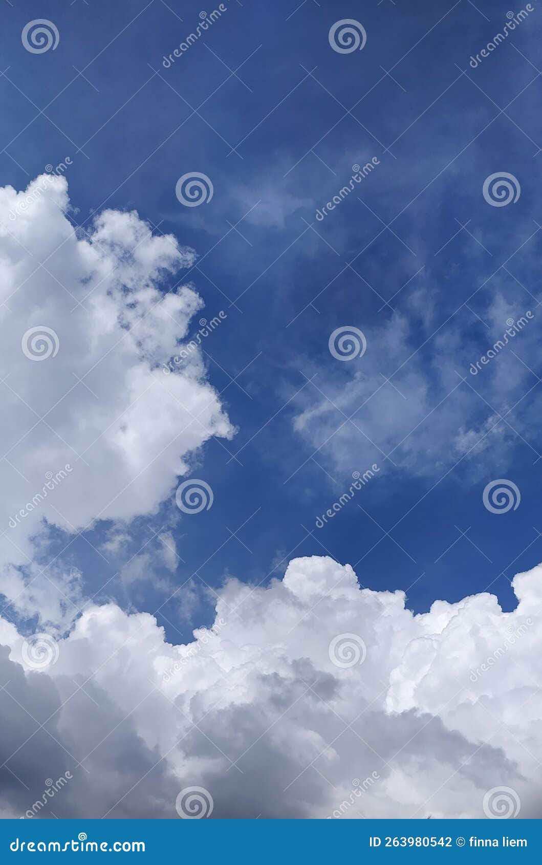 Pretty Cloud in the Blue Sky. Stock Photo - Image of beautiful, pretty ...