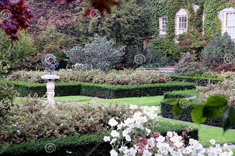 Pretty Garden stock image. Image of calm, house, flowers - 12083409