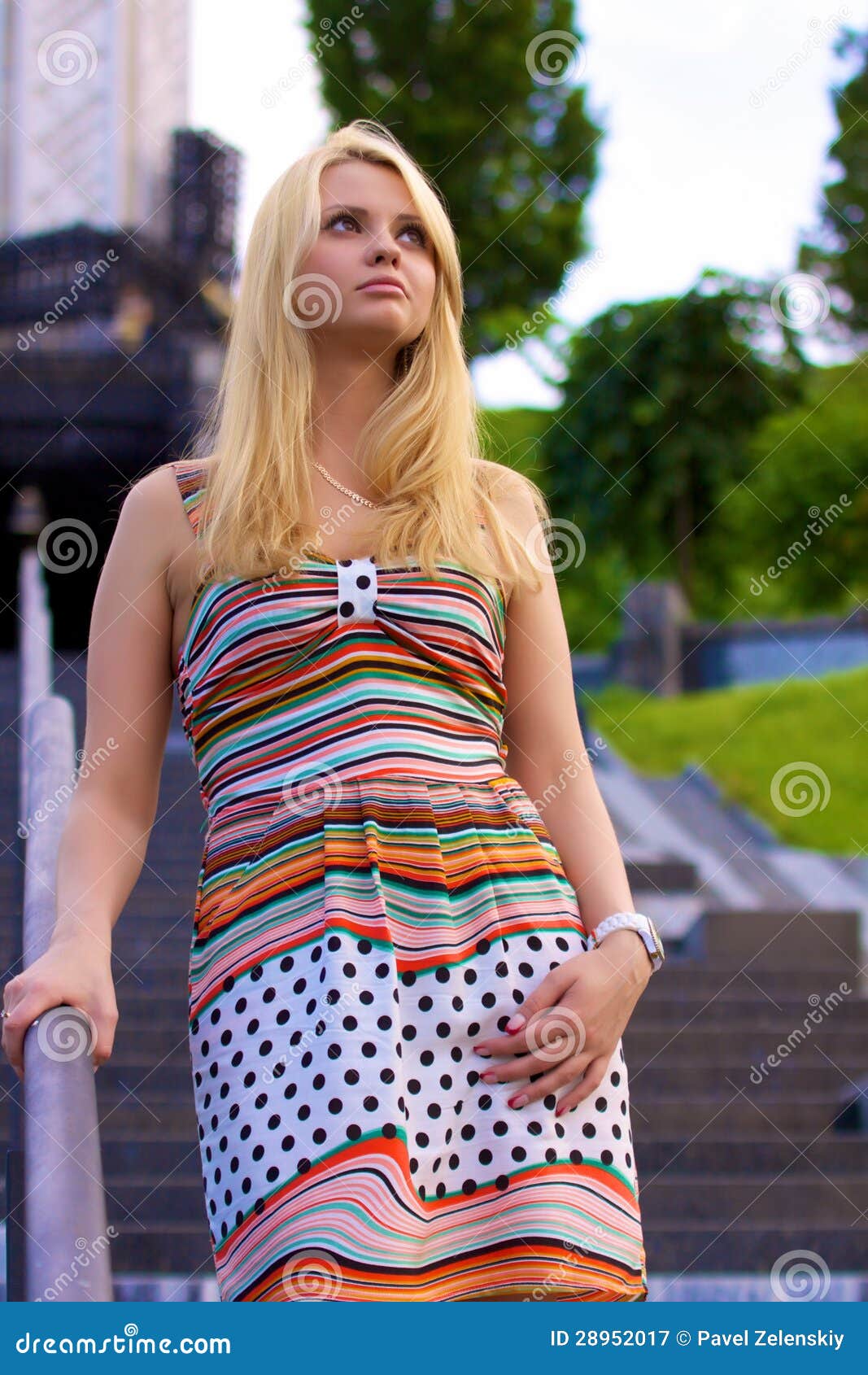 Pretty Girl Looks at the Sky Stock Image - Image of young, life: 28952017