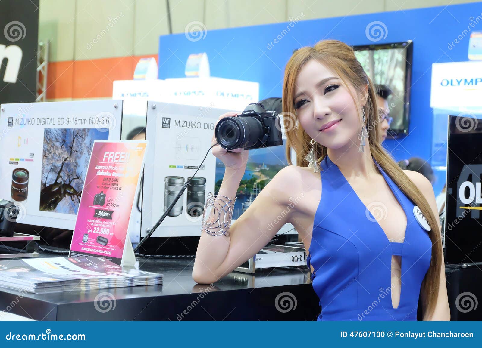 Pretty girl editorial image. Image of pretty, fair, present - 47607100