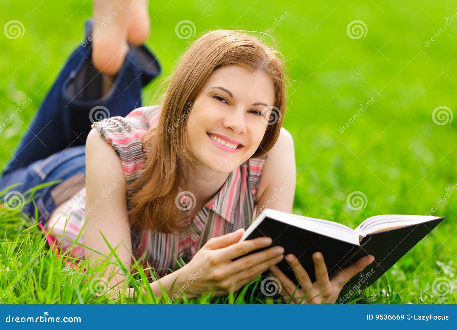 Pretty Girl Reading Outdoors Stock Image - Image of meadow, beauty: 9536669