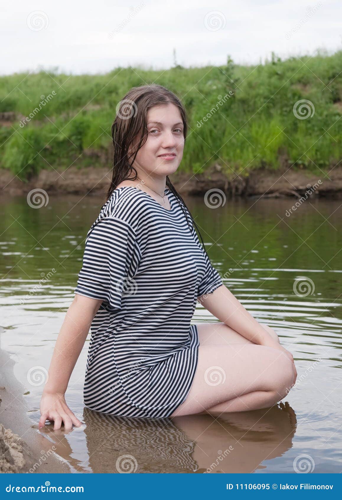 Pretty girl in river stock image. Image of hair, smile - 11106095