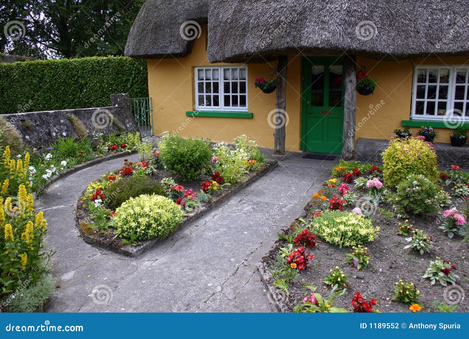 Pretty Park stock photo. Image of tourism, walkway, plants - 1189552