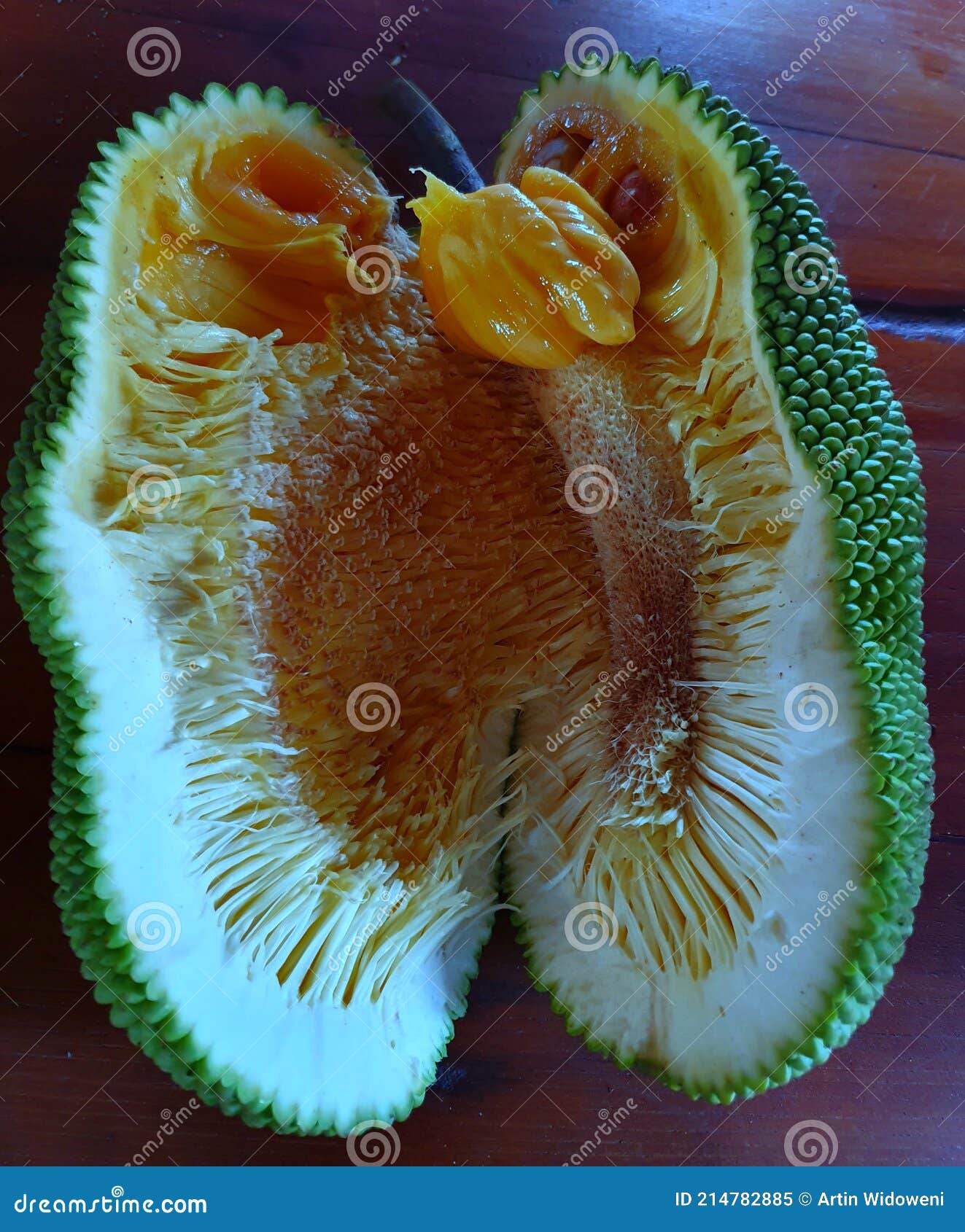 Pretty but smelly fruit stock image. Image of nature - 214782885