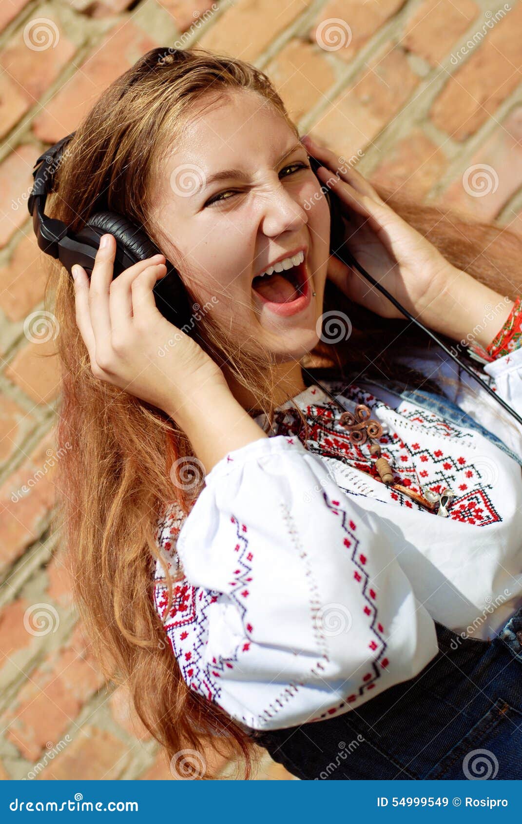 Pretty Smiling Girl Singing In Earphones Stock Image Image Of Happy