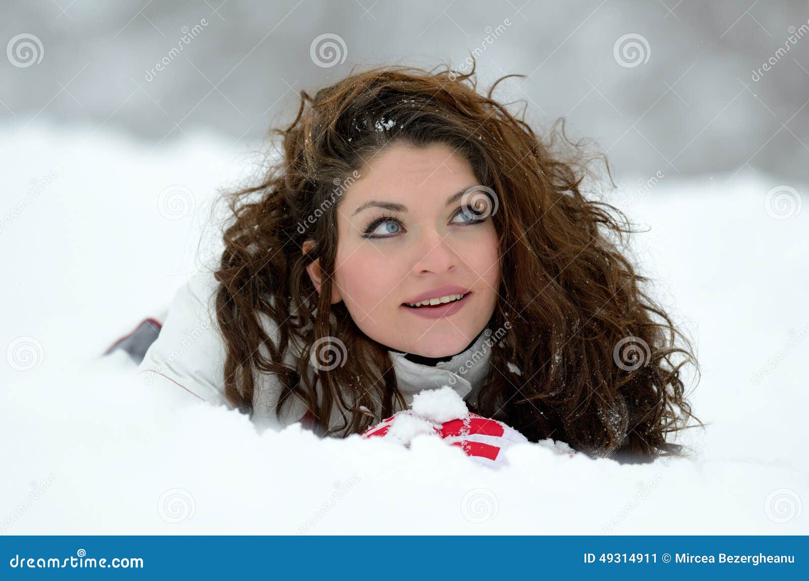 Pretty Woman Portrait Outdoor In Winter Stock Image Image Of Adult