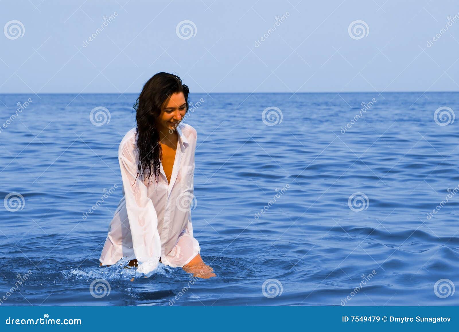 Pretty woman on the sea stock image. Image of beauty, females - 7549479