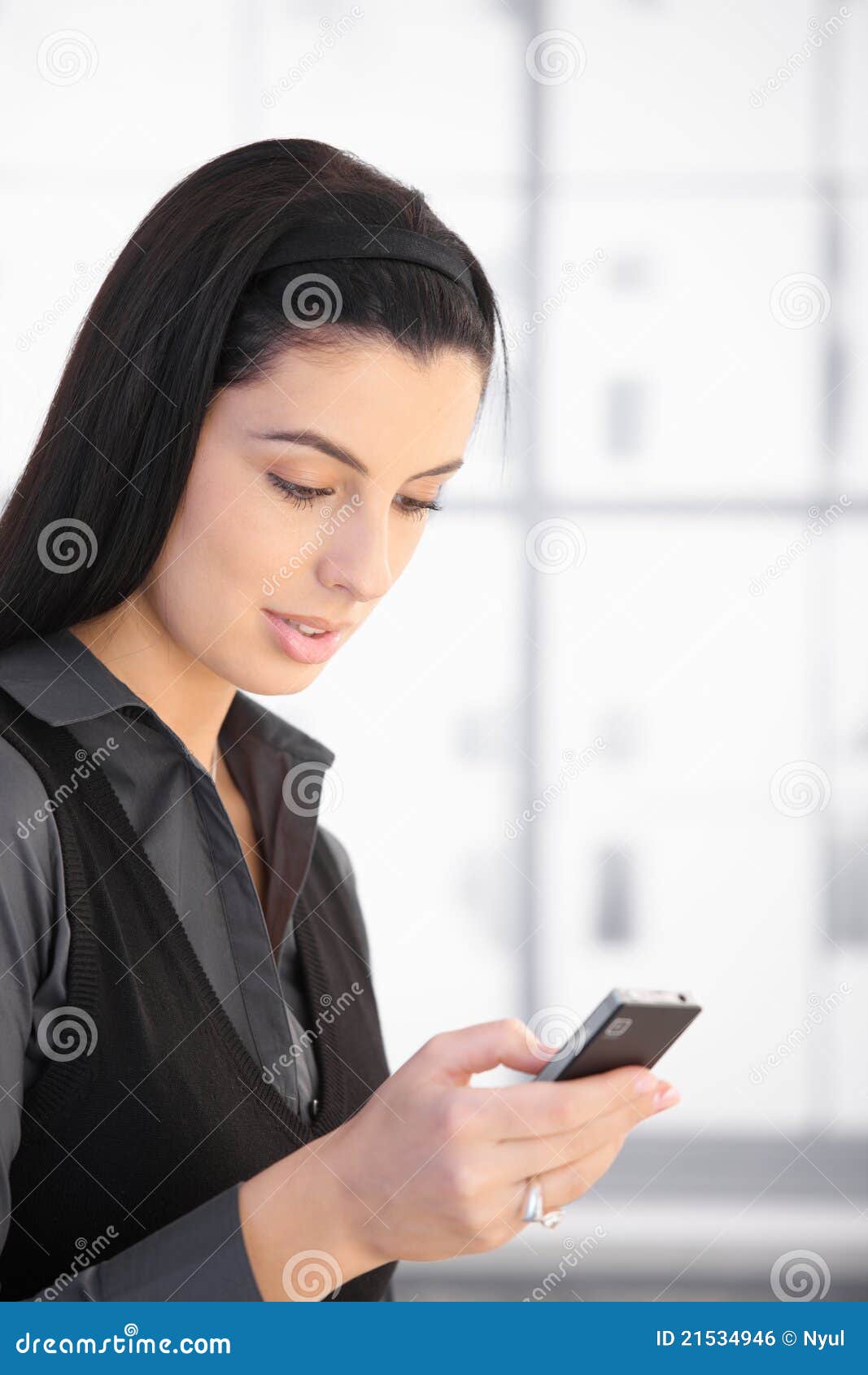 Pretty woman texting stock photo. Image of businesswoman - 21534946