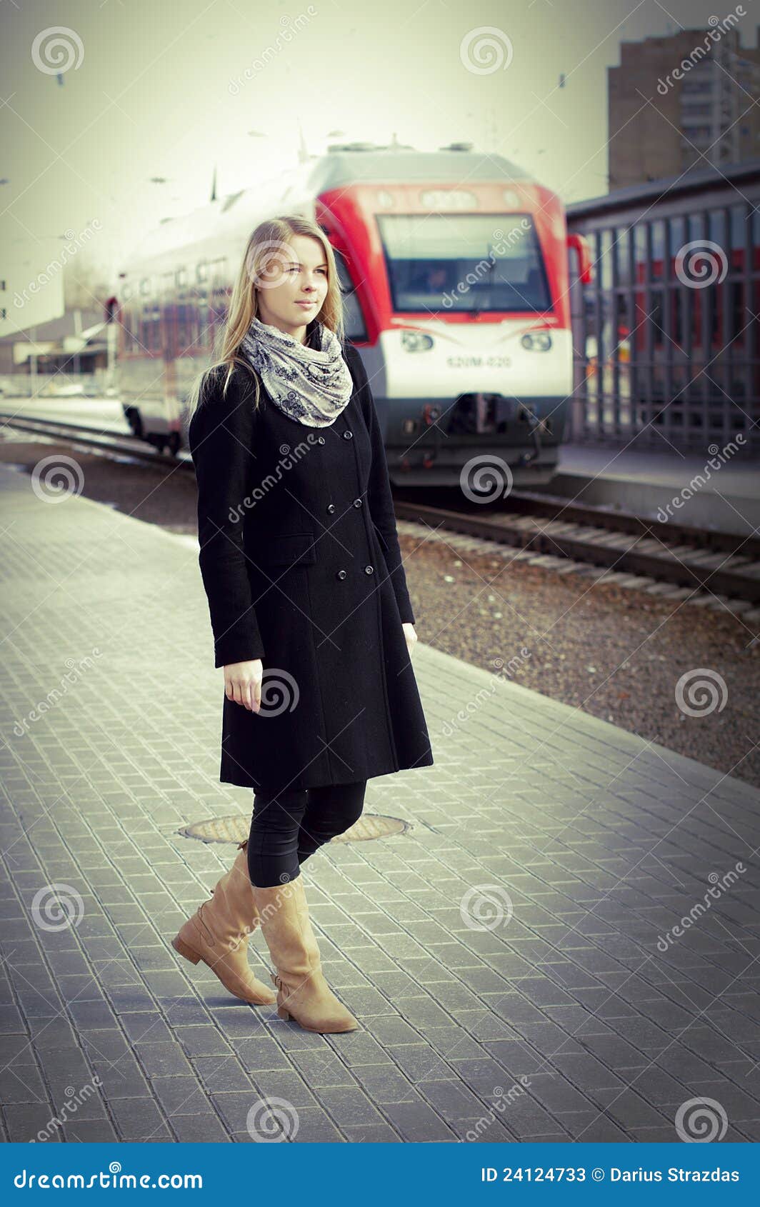 Pretty Woman Waitting a Train Stock Image - Image of passenger, fashion ...