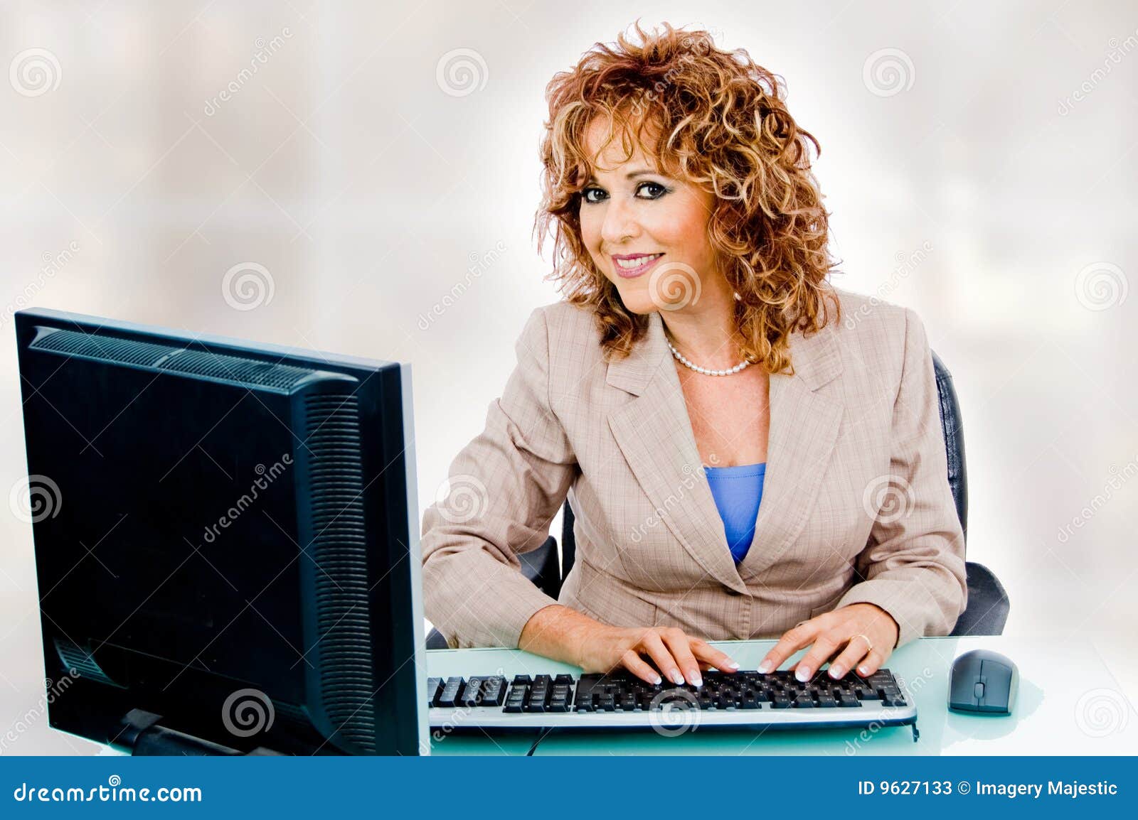 Pretty woman at work stock image. Image of female, entrepreneur - 9627133