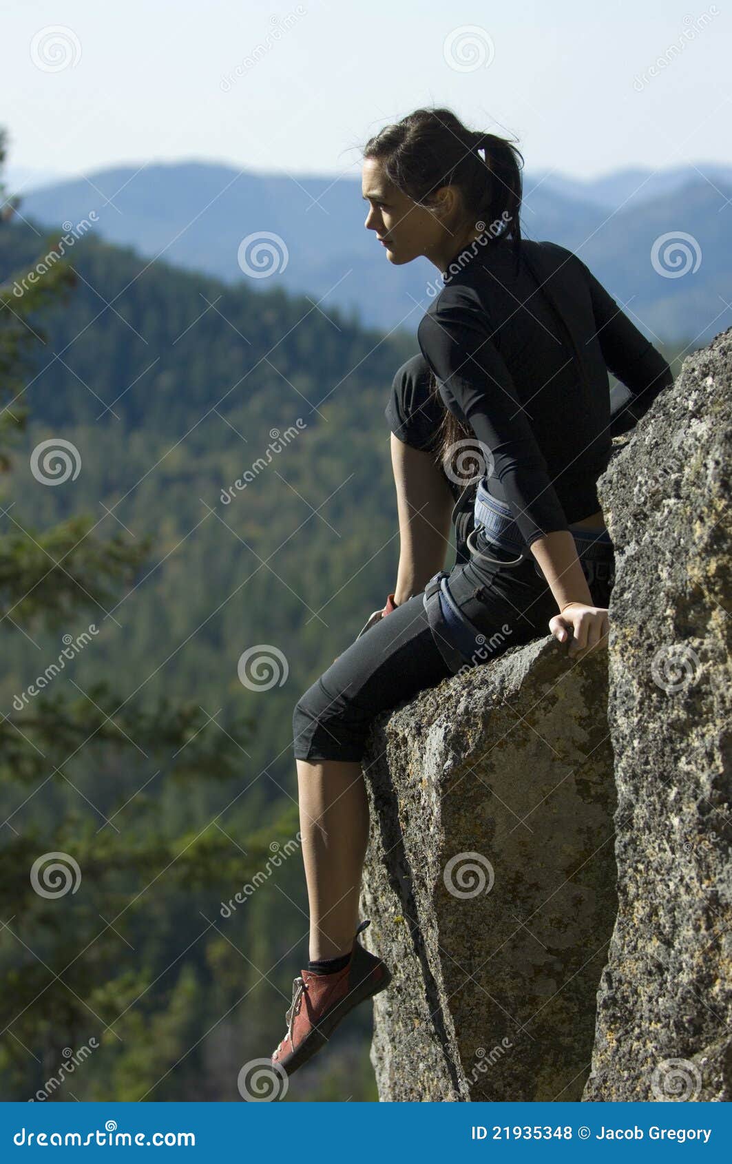 Pretty Young Woman Rock Climbing Stock Photo - Image of natural, active ...