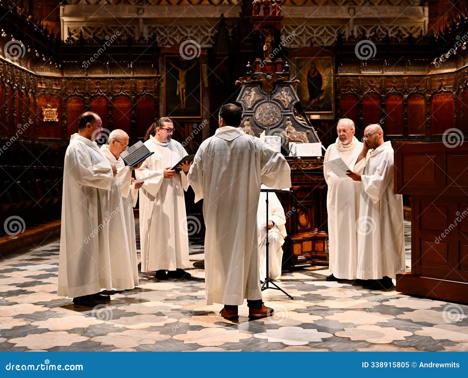 Priests Singing Inside the Seville Cathedral Editorial Image - Image of ...
