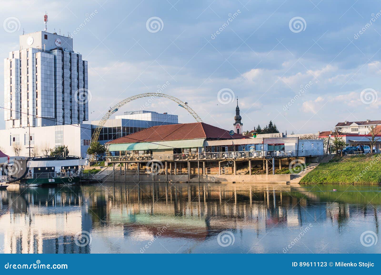 Prijedor Sana Hotel Prijedor Photo stock éditorial - Image du fleuve ...