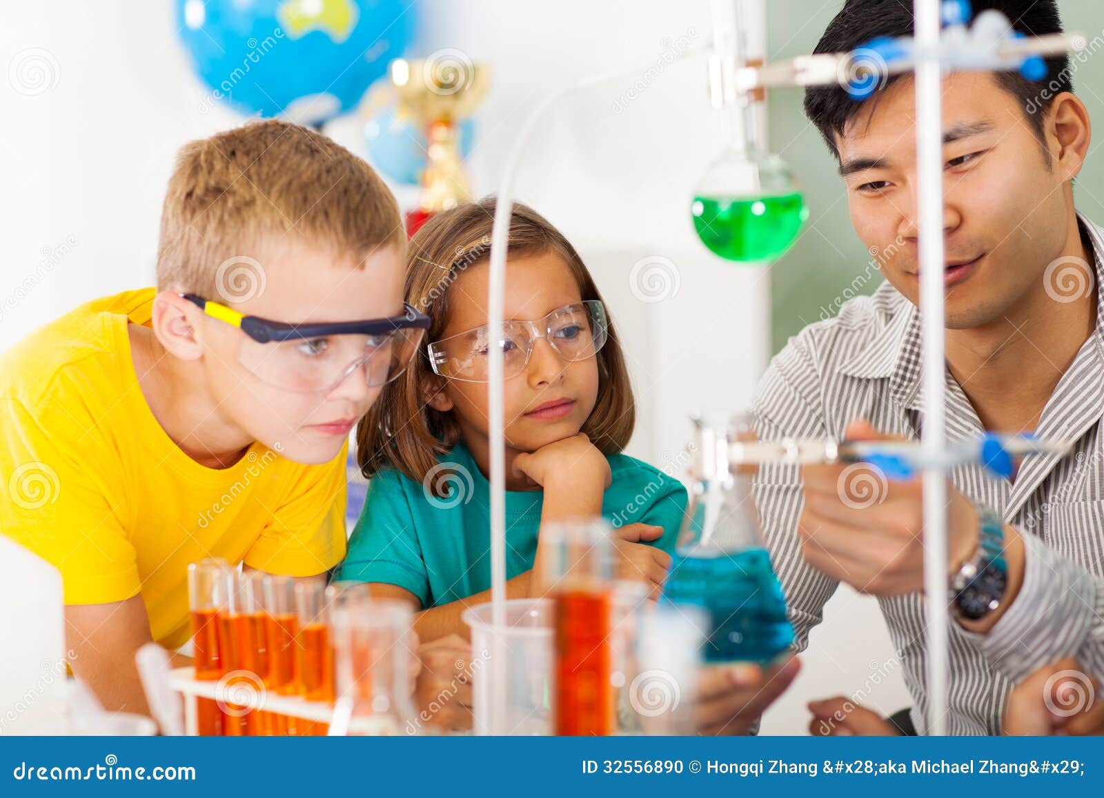 Primary science class stock photo. Image of lesson, looking - 32556890
