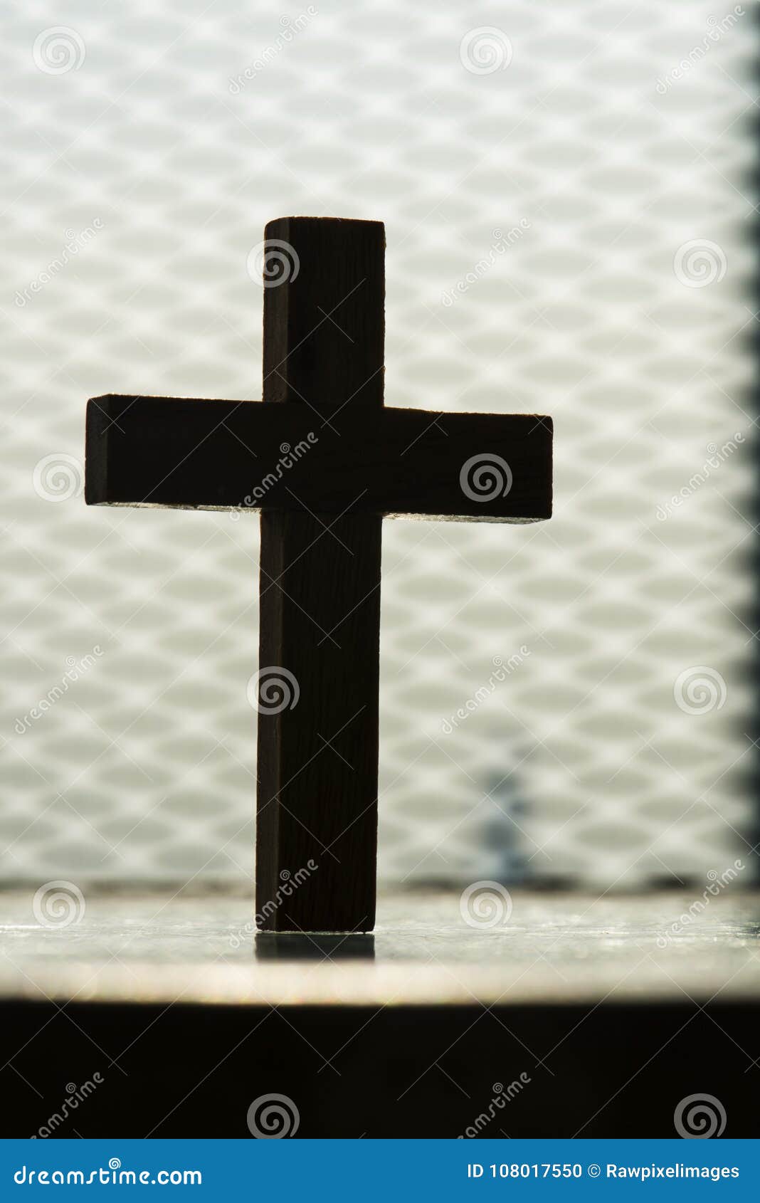 Primer De Colocar La Cruz Negra Foto de archivo - Imagen de iglesia ...