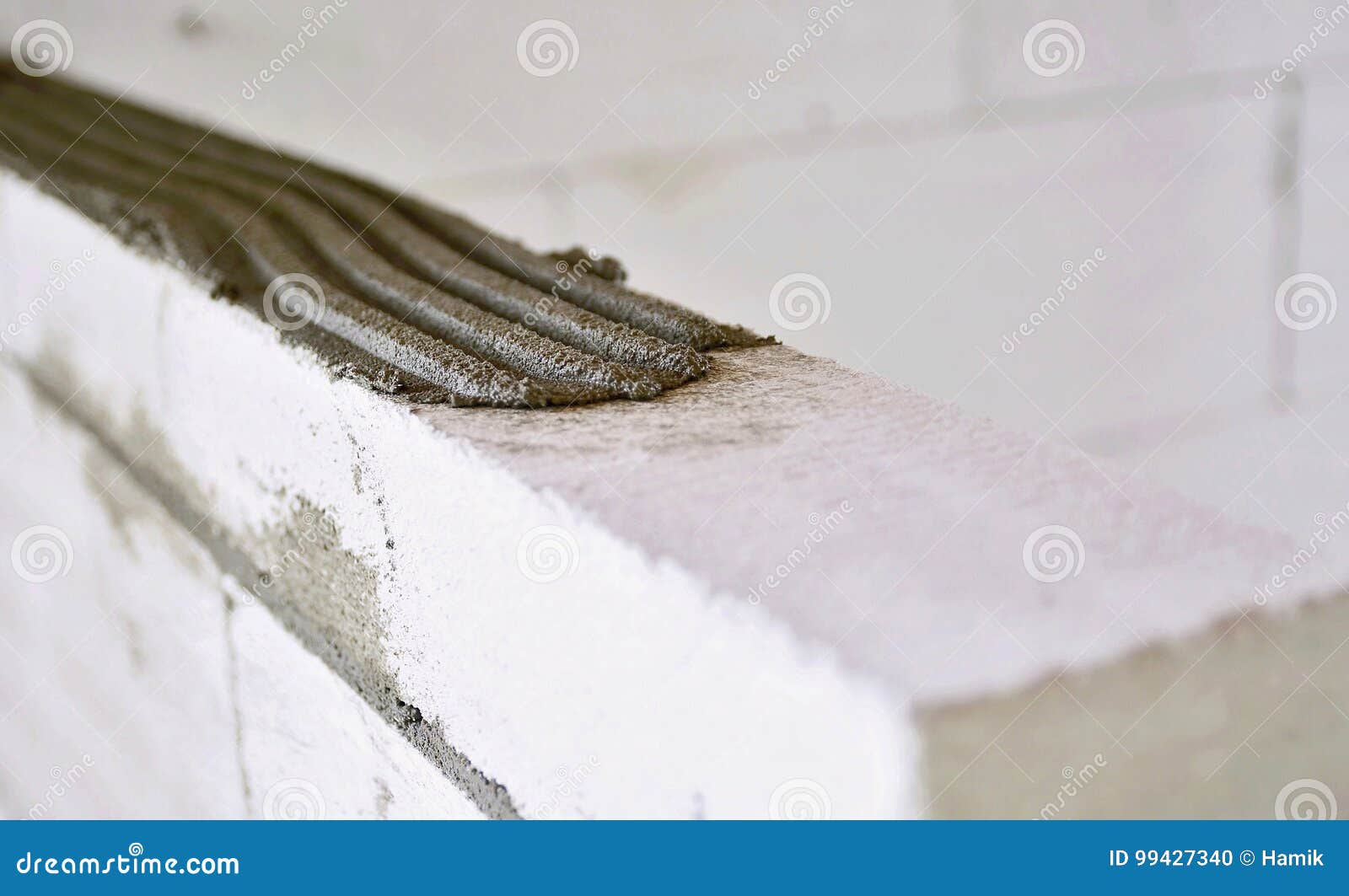 Primer De La Cama Del Mortero Foto de archivo - Imagen de bloque, fila ...