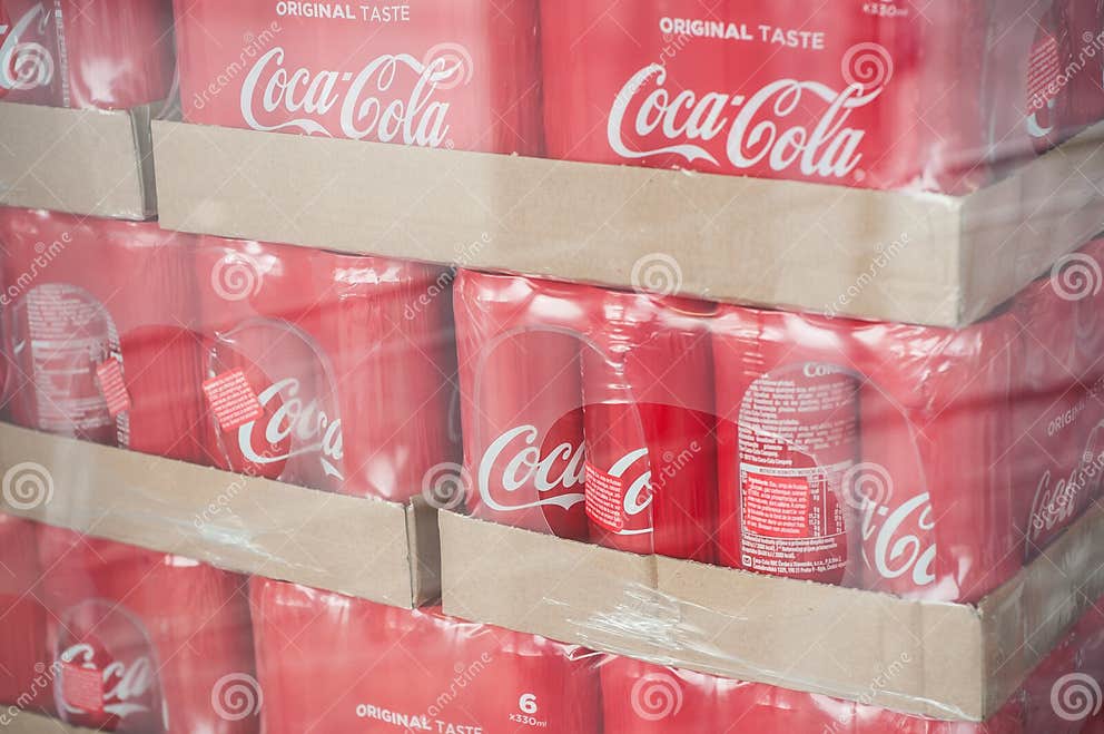 Primer De La Poder Compagny De La Coca-Cola En El Supermercado De Norma ...