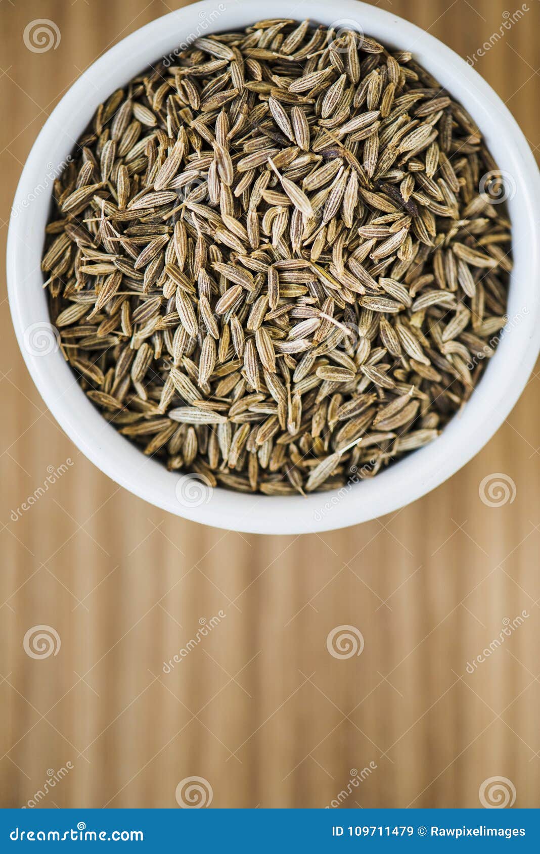 Primer De La Semilla De Comino En La Tabla De Madera Imagen de archivo ...