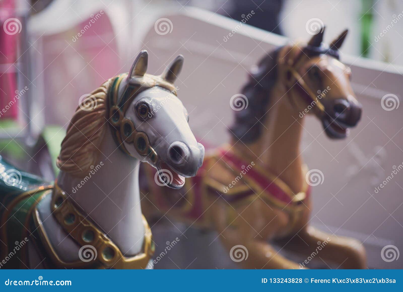 Primer De Los Caballos Del Carrusel Foto de archivo - Imagen de color ...