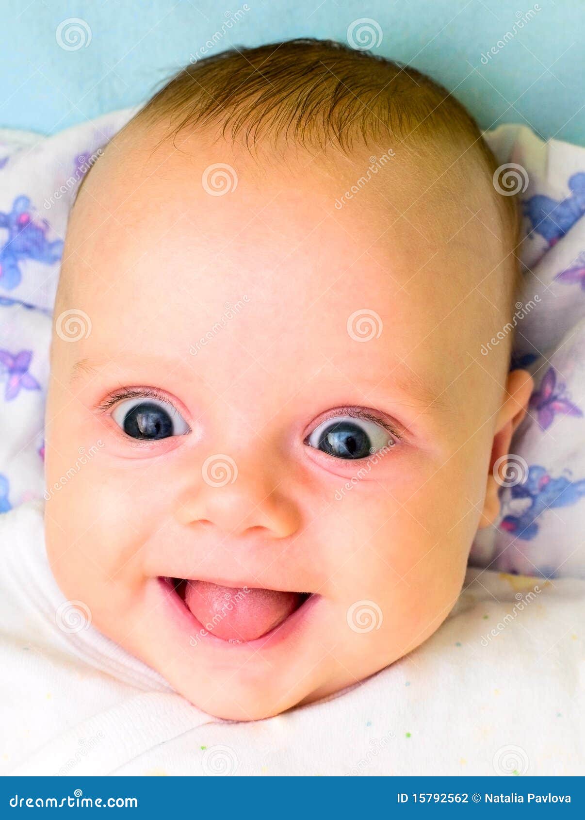 Primer de risa del bebé foto de archivo. Imagen de imagen - 15792562