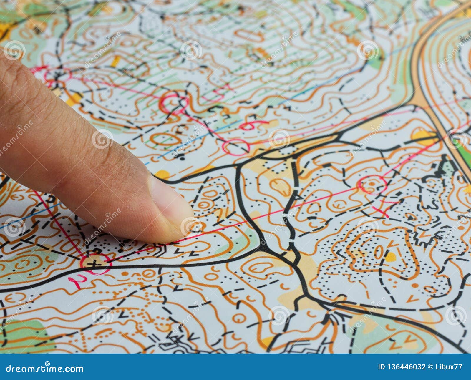 Primer Del Finger En Mapa Orienteering Foto de archivo - Imagen de ...