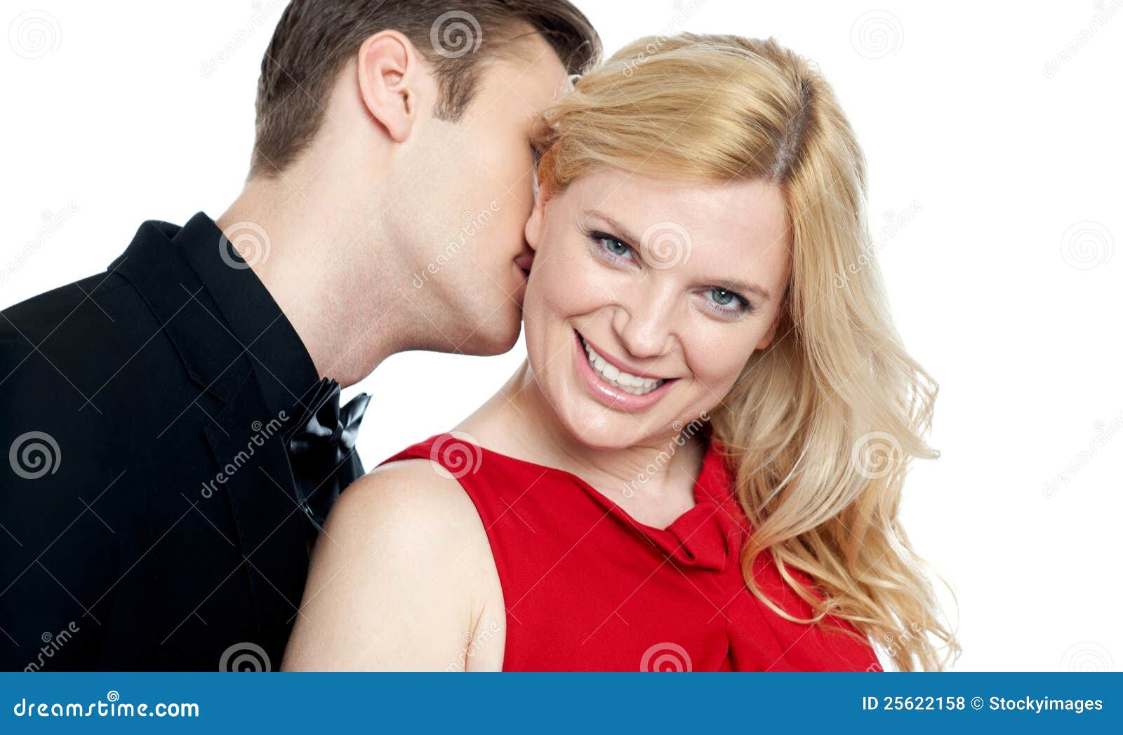 Primer Del Hombre Joven Que Se Besa El Cuello De Los Amantes Foto de ... Primer Del Hombre Joven Que Se Besa El Cuello De Los Amantes Foto de ...