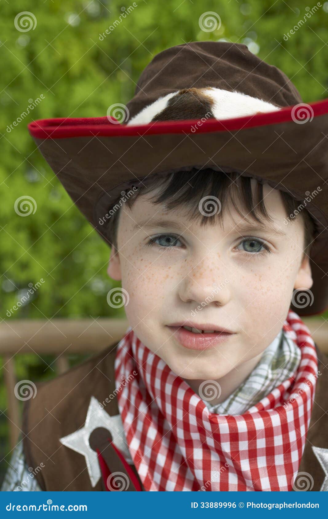 Primer Del Muchacho En El Vaquero Costume Foto de archivo - Imagen de ...