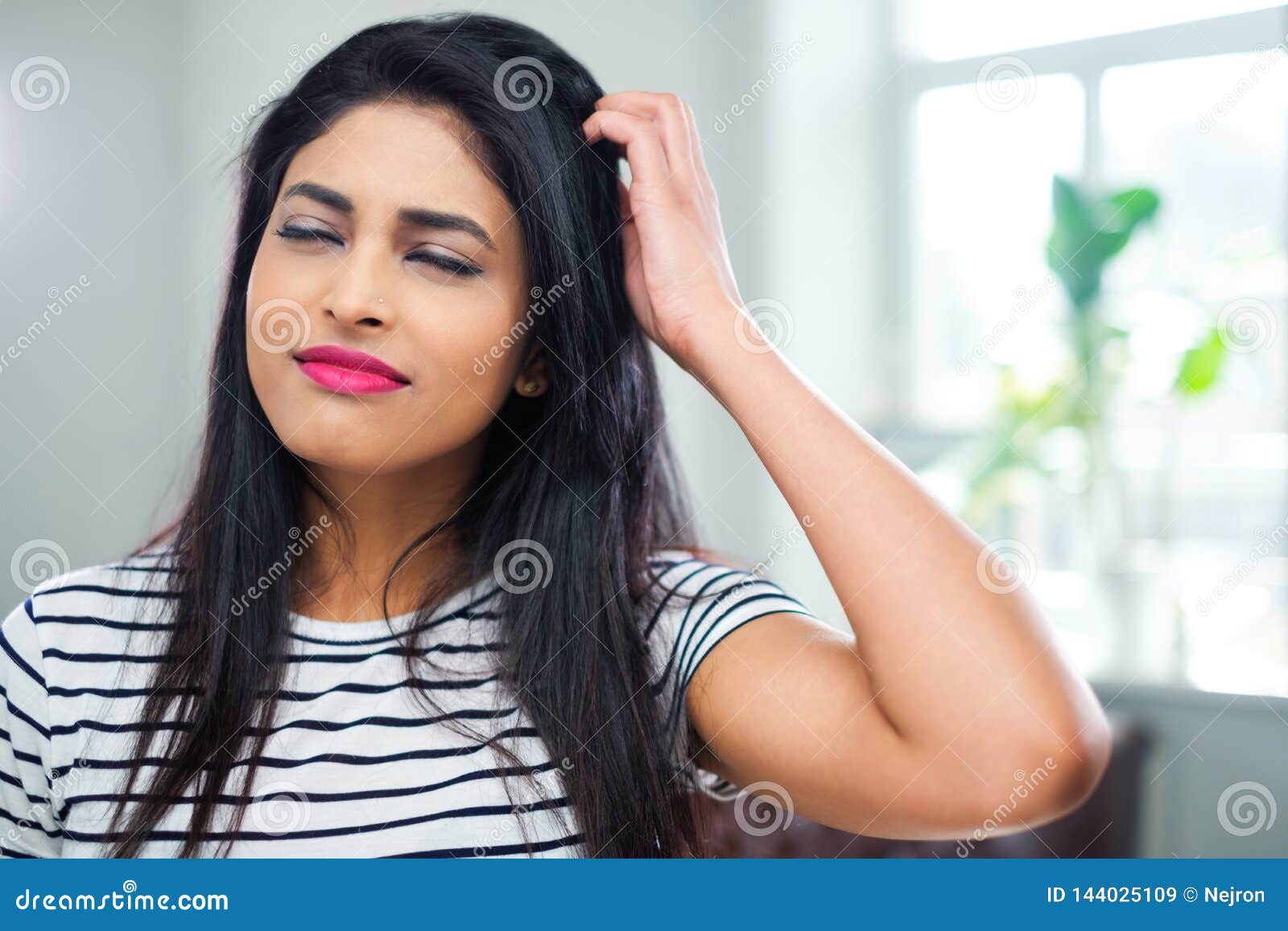 Primer Indio Joven De La Cara De La Mujer Imagen de archivo - Imagen de ...