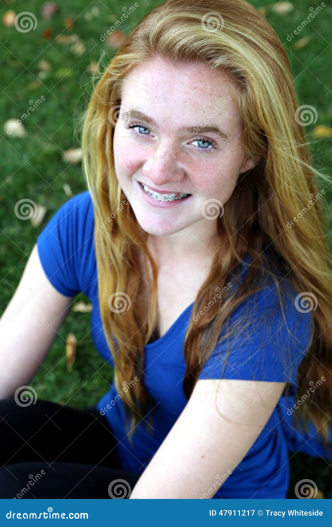 Primer Pecoso Sonriente De La Muchacha Imagen de archivo - Imagen de ...